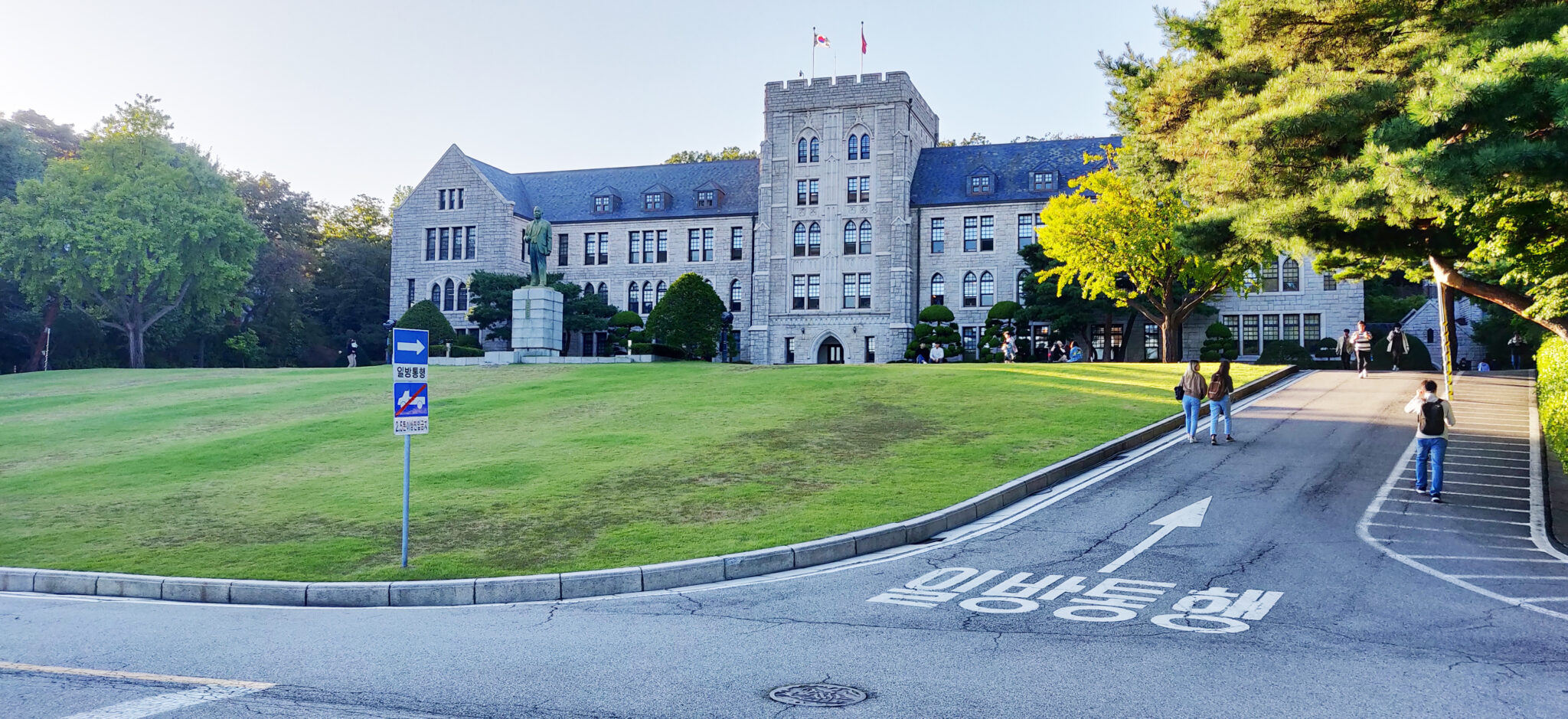 Designing sci-fi electronics in South Korea - Research Swiss